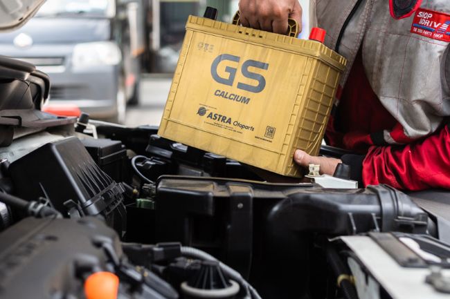 Layanan Home Delivery Shop&Drive, Ganti Aki dan Oli Mobil Tanpa Ribet