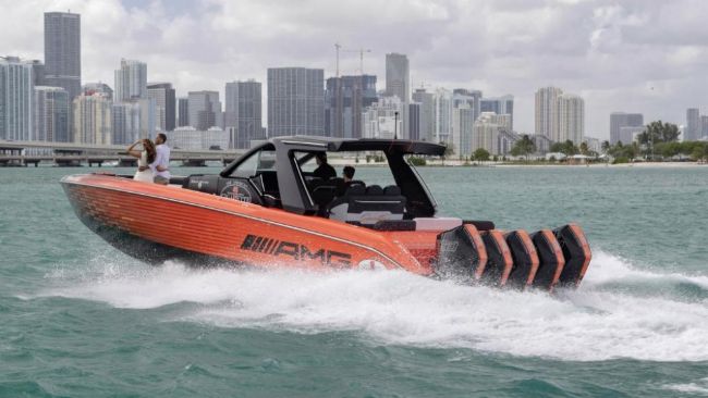 Nighthawk AMG Black Series, Speedboat Super Cepat Bertenaga 2.250 hp