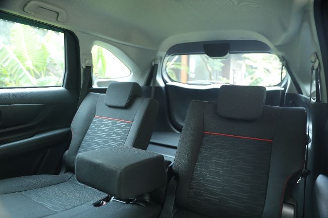 Test Drive: Banyak Hal Yang Bikin Daihatsu Xenia 1.5 R CVT ASA Terasa ...