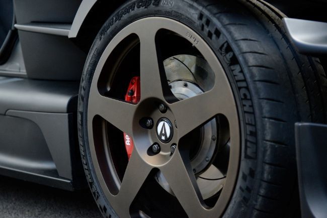 Gabungkan Tenaga Listrik dan Jet, Ariel Hipercar Bisa Muntahkan 1.200 Hp