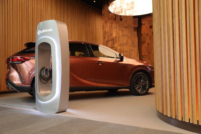 Lexus Indonesia Rilis Harga RZ 450e dan Varian Baru RX Hybrid