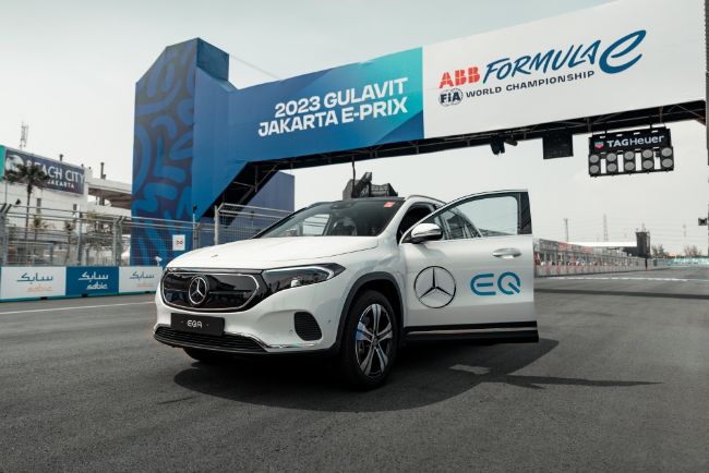 Sebelum Launching Pekan Ini, Mobil Listrik Baru Mercedes-Benz Muncul di Jakarta E-Prix