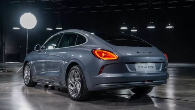 Ora O7 Liftback Meluncur di Thailand, Tampangnya Mirip Panamera "Culun"