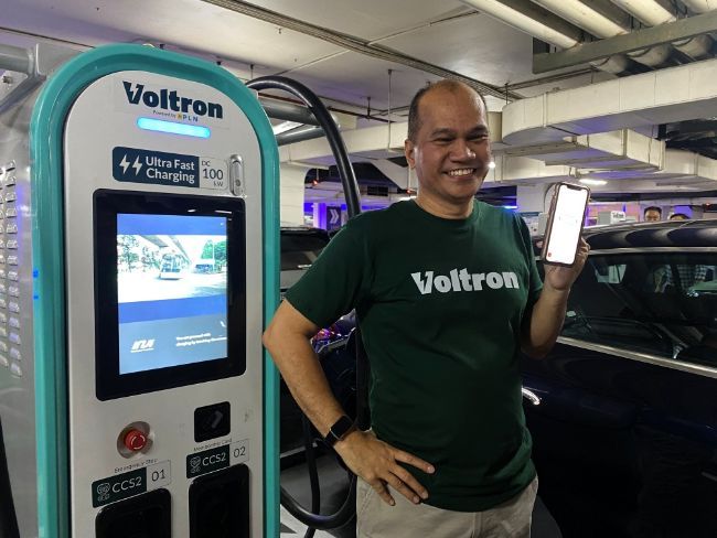 Voltron Hadirkan SPKLU Ultra Fast Charging di Senayan City