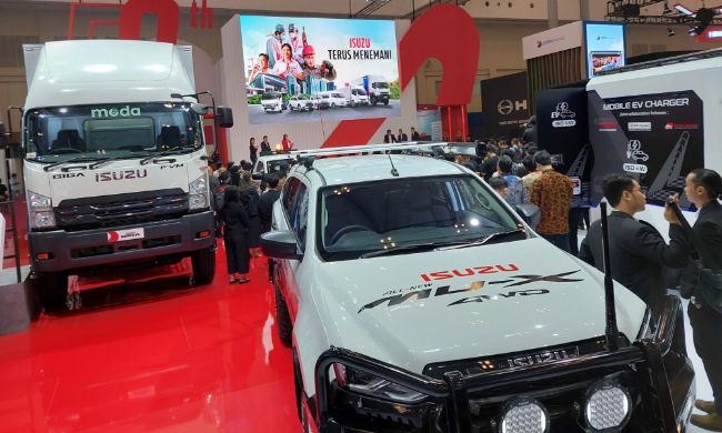 GIIAS 2024: Isuzu Hadirkan Lini Lengkap Kendaraan Niaga, Termasuk Elektrifikasi