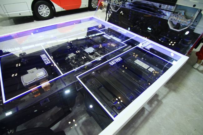 GIIAS 2024: Isuzu Elf EV Prototype Hadir Unjuk Teknologi Ramah Lingkungan