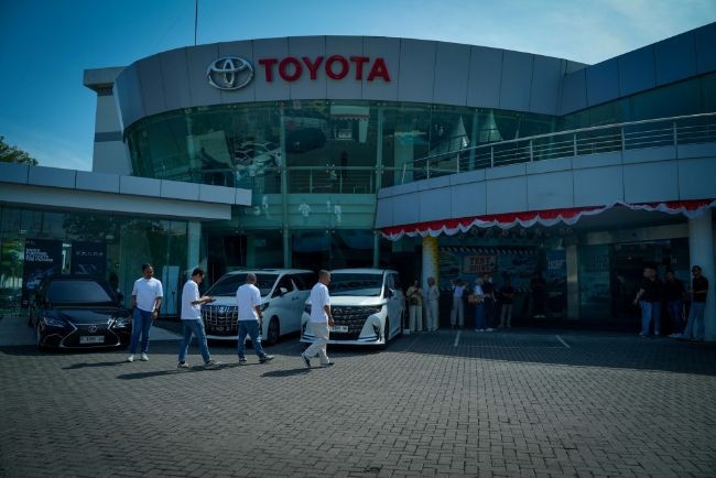 Toyota Kembangkan Terus Ekosistem Elektrifikasi di Jawa Tengah Toyota Kembangkan Terus Ekosistem Elektrifikasi di Jawa Tengah