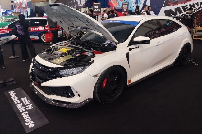 Honda Civic Type R Tambah Garang Pakai Modfikasi dari Spoon Sport
