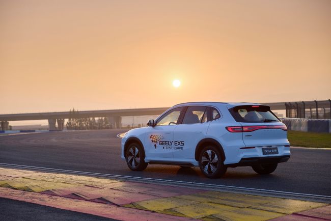 FIRST DRIVE: Kenalan Dengan Geely EX5 di Ningbo, Calon Lawan Berat BYD ...