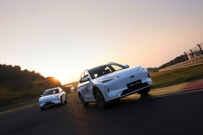 FIRST DRIVE: Kenalan Dengan Geely EX5 di Ningbo, Calon Lawan Berat BYD ...