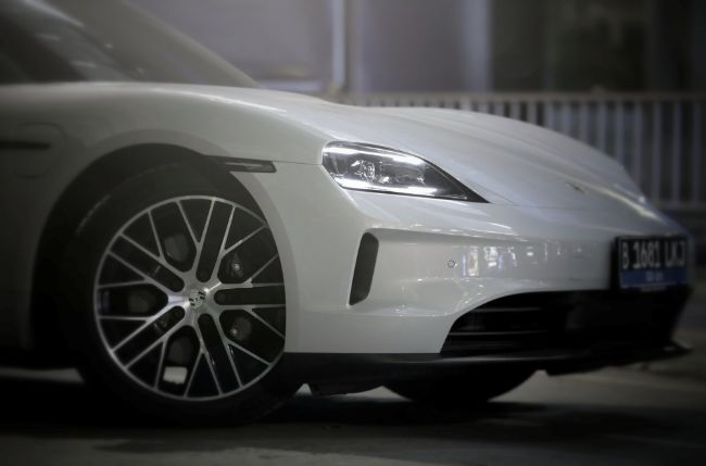 The New Porsche Taycan, Sports EV Kencang dan Ideal Untuk Harian