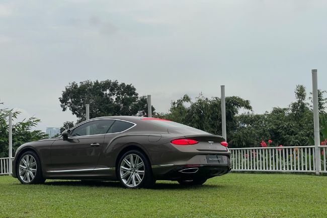 Bercengkrama Dengan New Bentley Continental GT di Malaysia ...